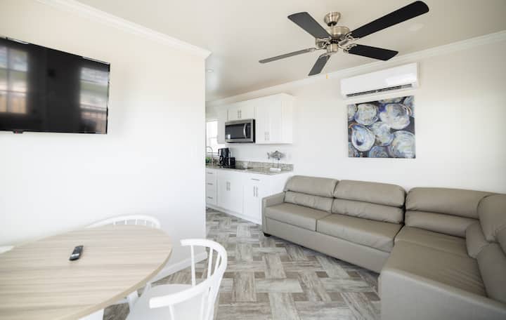 *New* Deluxe Cottage On Chincoteague Bay! - Chincoteague, VA