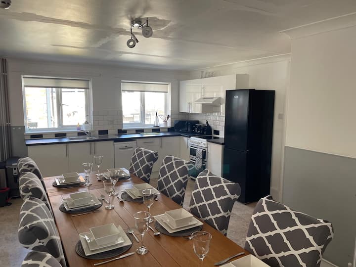 Self-contained Large Annex Near Stonehenge - Amesbury