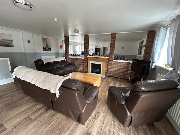 Self-contained Large Annex Near Stonehenge - Amesbury