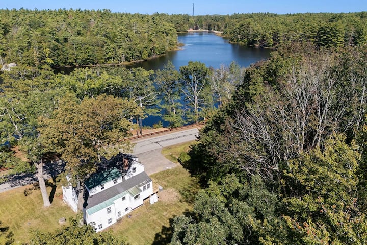 Scituate Pond House - York's Wild Kingdom, York
