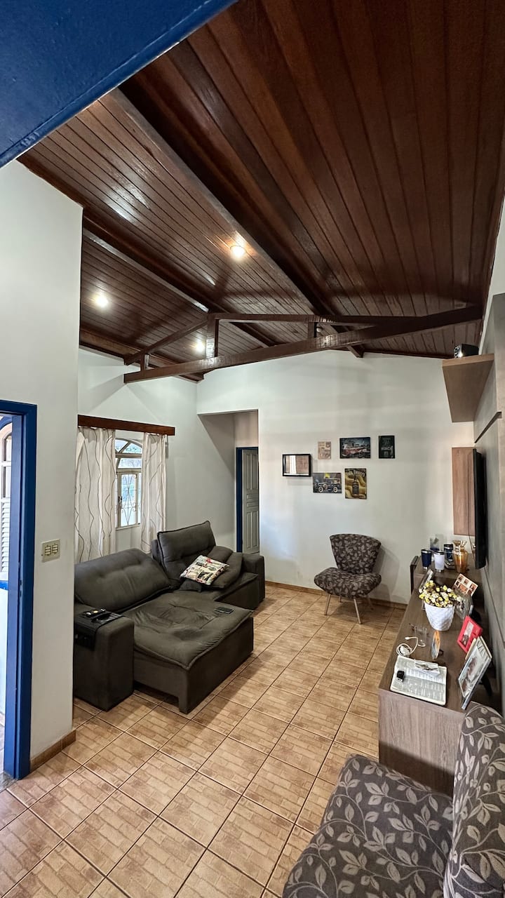 Casa No Centro Da Cidade De Fácil Acesso - Santa Barbara