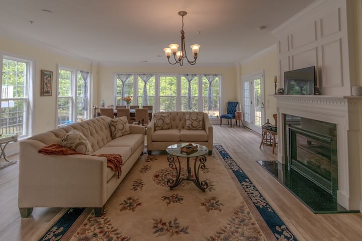 Spacious And Elegant Retreat Near Mwh - Fredericksburg, VA