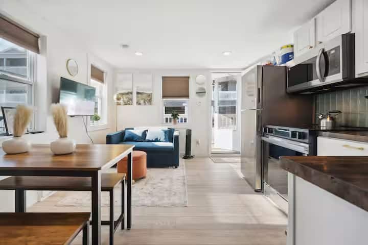 Newly Renovated Condo- 4 Min Walk To Hampton Beach - Hampton Beach, NH