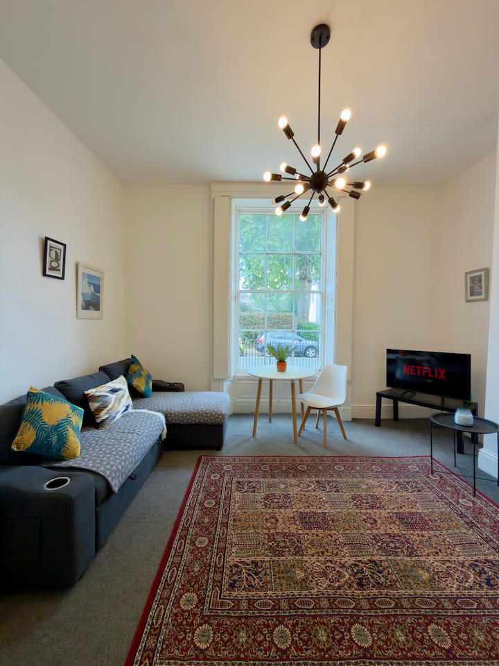 Stylish Apartment Near Town Centre - Gloucester
