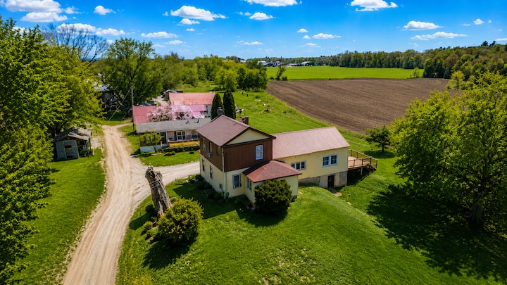 Spacious Hilltop Retreat Near Saratoga Springs - Greenwich, NY