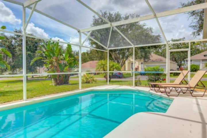Radiant 4b Near Disney W/ Private Pool! - Haines City, FL