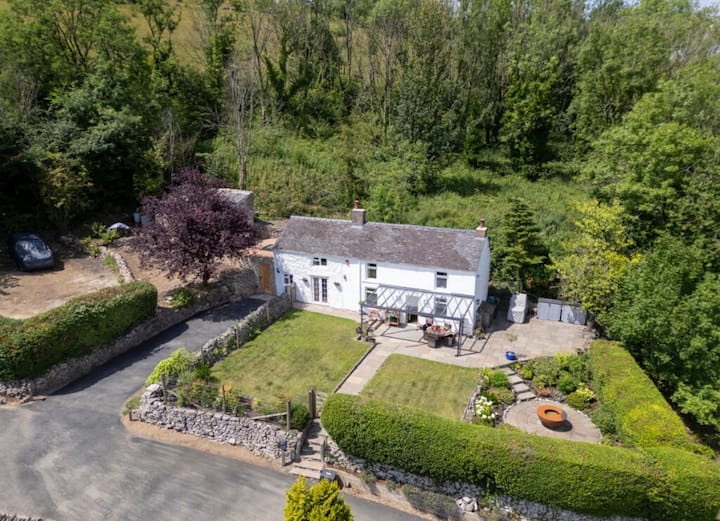 Dreamy Derbyshire Hillside Cottage - Wirksworth