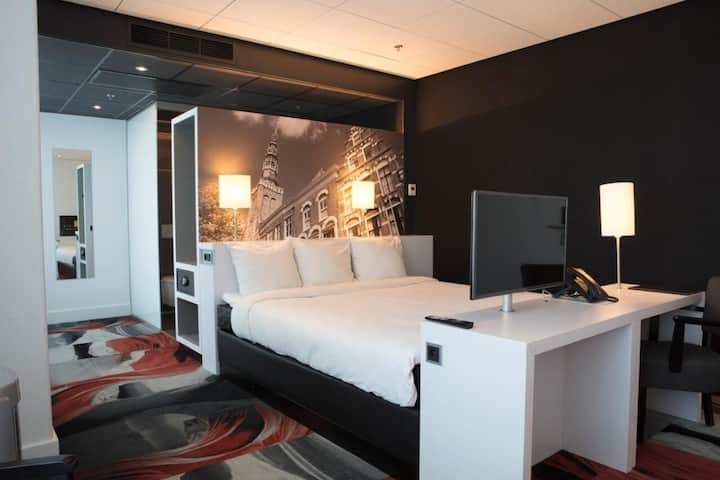 Skyline Spa Escape Near Leiden Central - Leiden