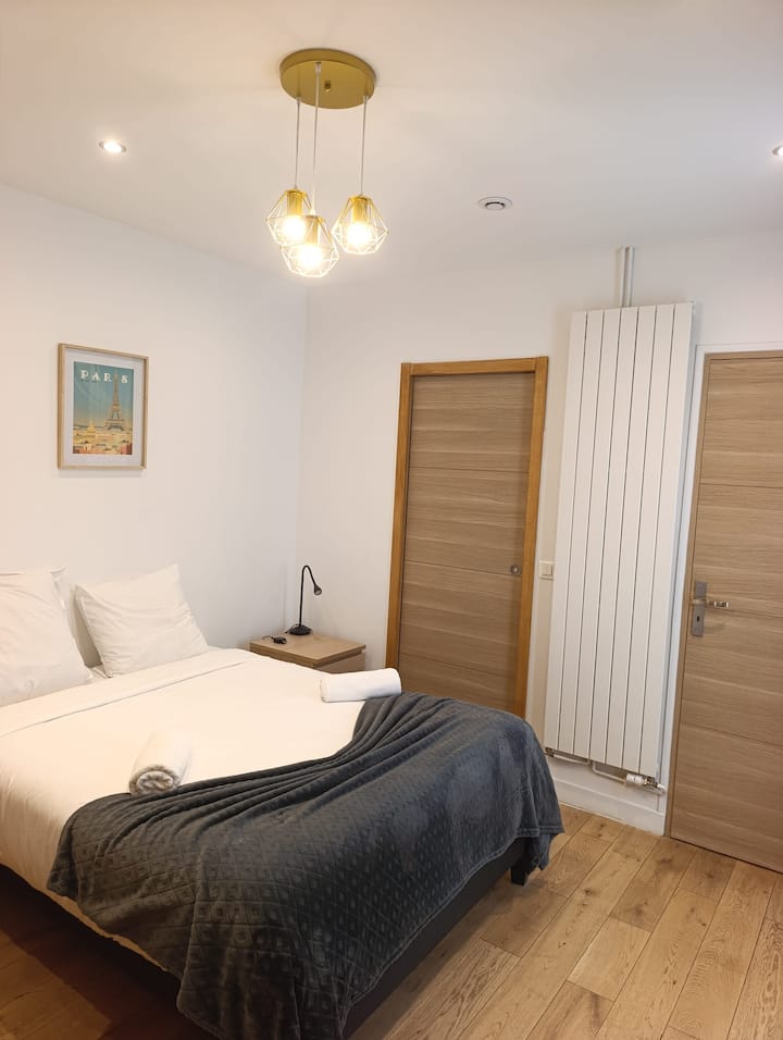 Grand Appartement Spacieux - La République - Paris