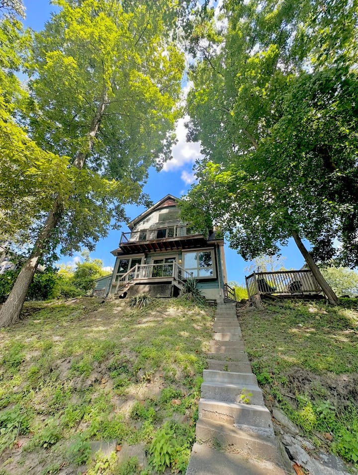 Riverfront Doll House - Stockton, NJ