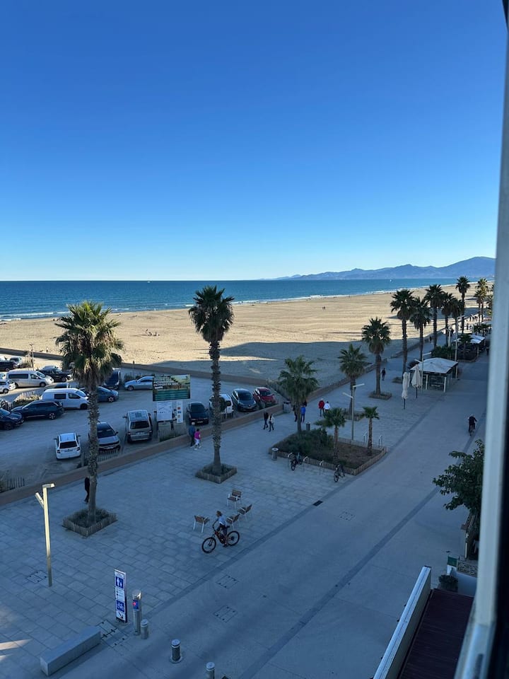 L'azur De La Jetée — Front De Mer & Port - Sainte-Marie