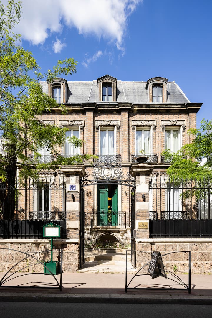 Le Charmant Hôtel - Saint-ouen Sur Seine - Saint-Ouen