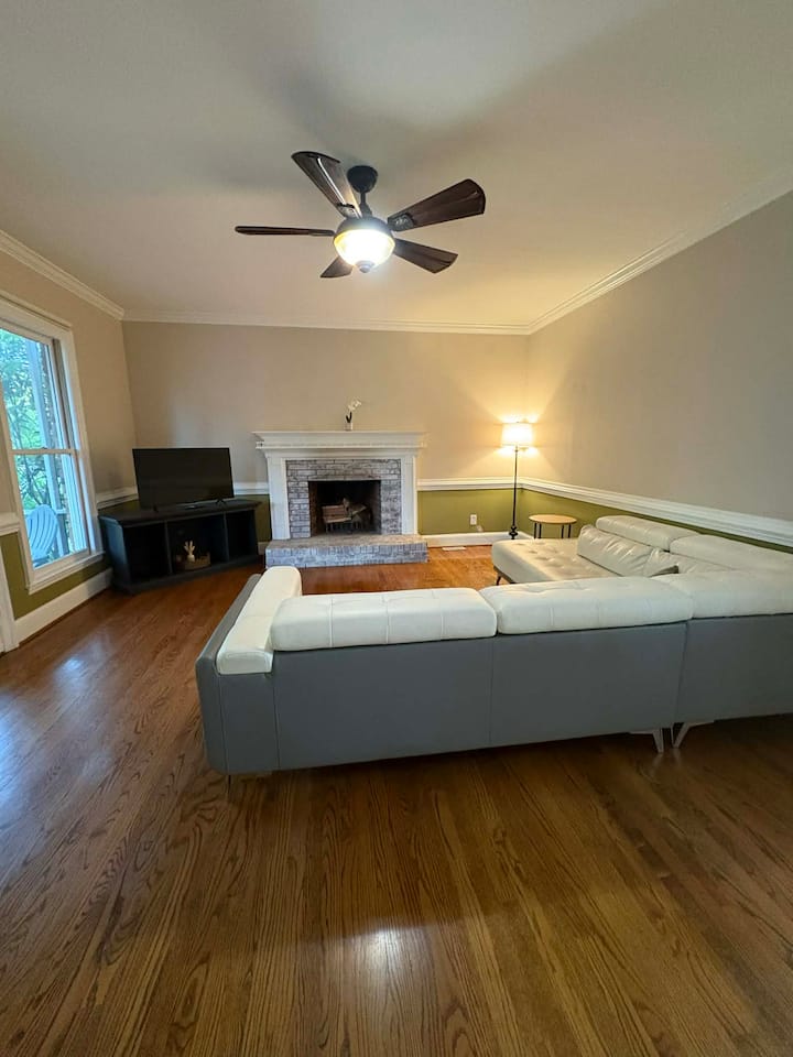 Relaxing Family Stay W/ Large Yard In Lexington - Lexington, SC