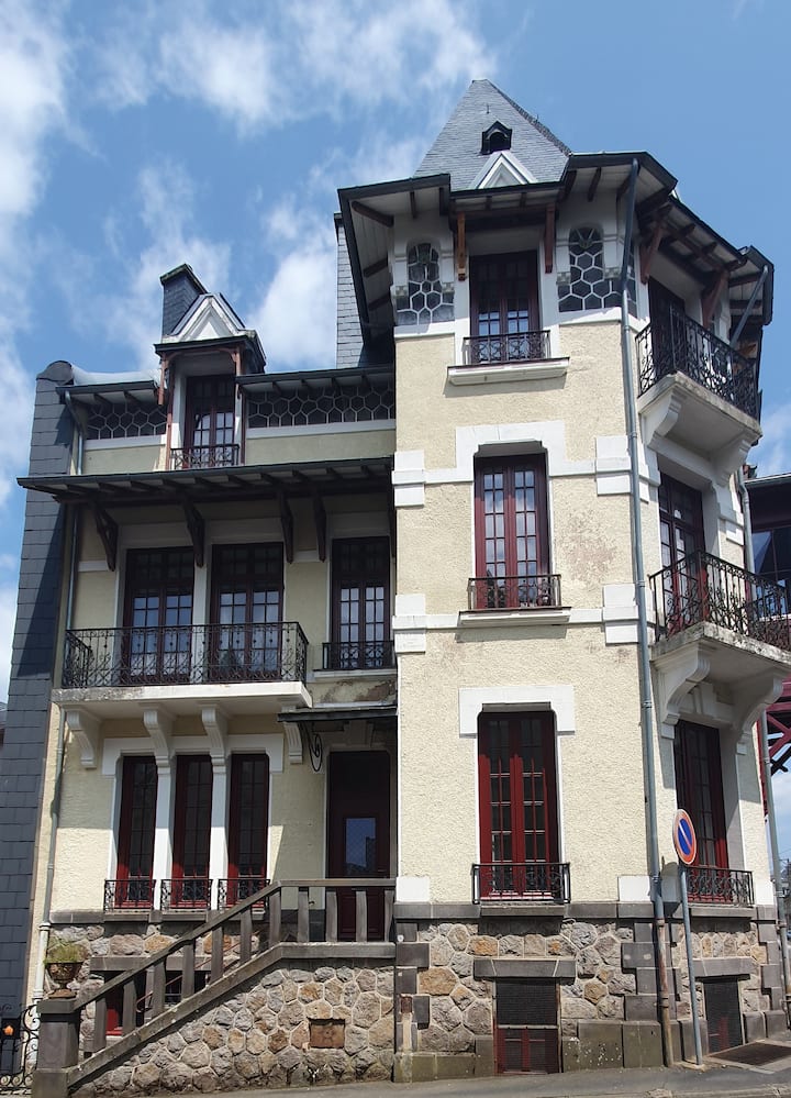 Villa Charlotte • 4 Appts Privatisés 14 Pers - Super-Besse