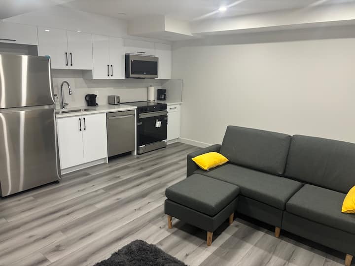 Peniel Place - Your Peaceful Home Away From Home - Airdrie