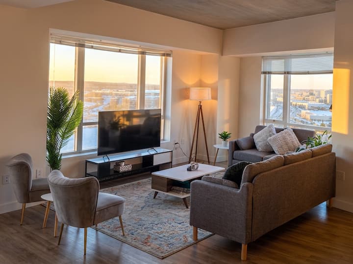 Luxury Stay In Somerville | River & City View - Everett, MA