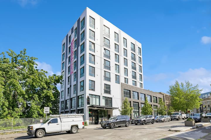 Capitol Hill Seattle | Queen Studio - Pioneer Square - Seattle
