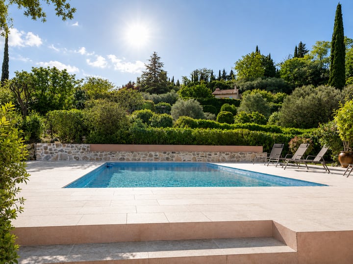 Peaceful Provençal Villa With Pool & Valley Views - Montferrat