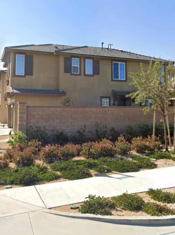 Luxury 4bedroom 3bathroom Home - Fontana, CA