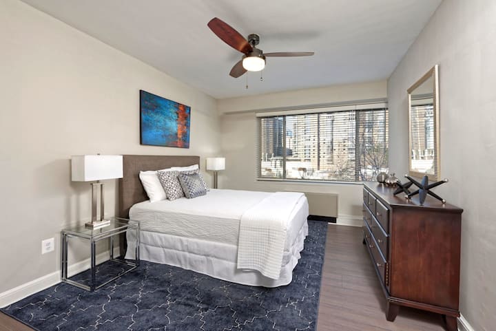 Modern 1br In Rosslyn | Steps From Metro - Downtown, DC