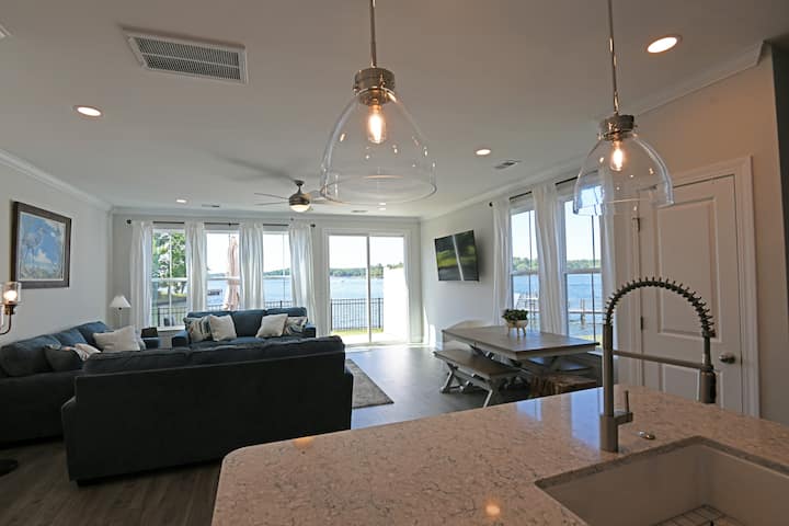 Luxury Lakeside Therapy, Sleeps 12 - Greenwood, SC