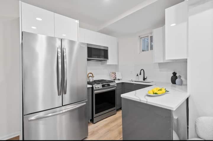 Beautifully Renovated Townhouse | Minutes To Nyc - Union City, NJ