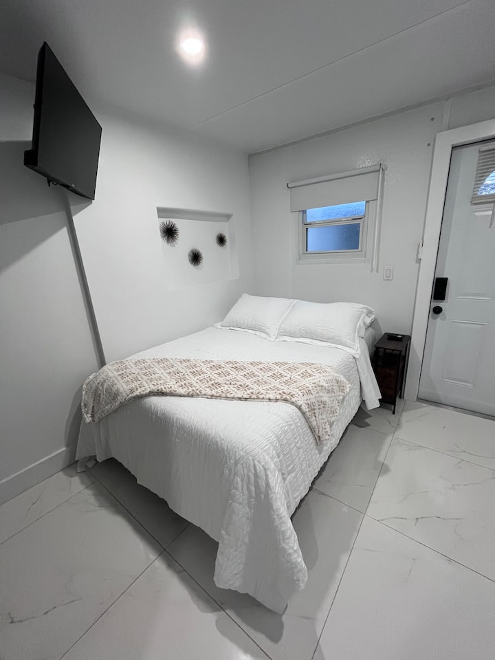 Walking Distance Studio To Hard Rock Stadium - Miramar, FL