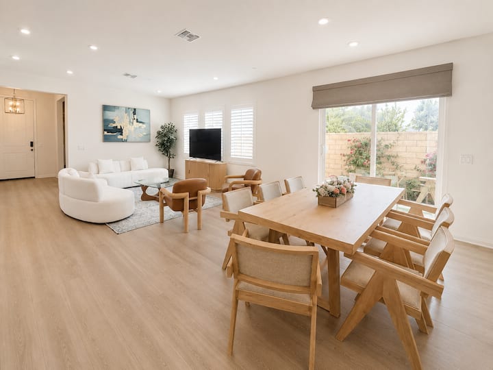 Modern 7br/9 Beds/3 Tvs/near Airport/sports Park - Eastvale, CA