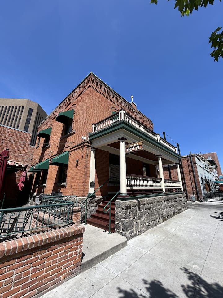 Leku Ona Hotel: Rm 211 - Boise, ID