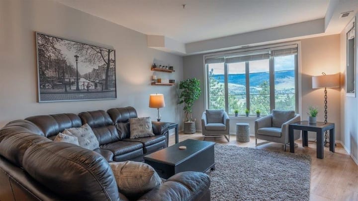 Sunset Retreat - Pool, Hot Tub & Golf (2306) - Kelowna