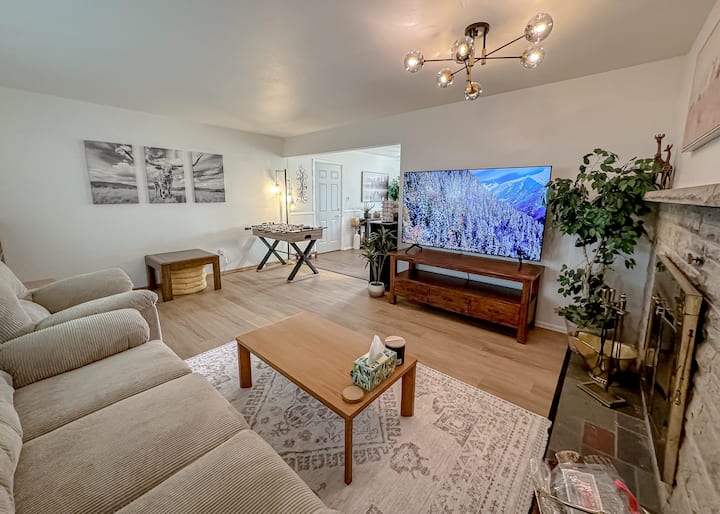 Tosa Boho Inn + Long Stay Discount! - Brookfield, WI