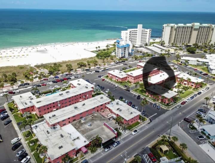 2-br Beachside Condo With Pool In St. Pete Beach! - St. Pete Beach, FL