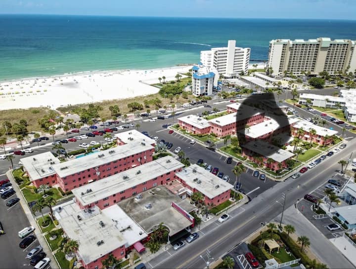 2-br Beachside Condo With Pool In St. Pete Beach! - St. Pete Beach, FL