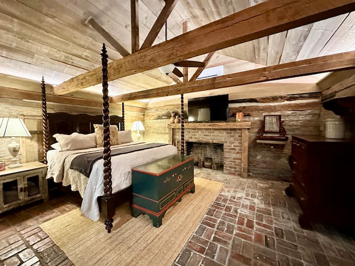 The Montgomery B&b - The Monty Cabin - Starkville, MS