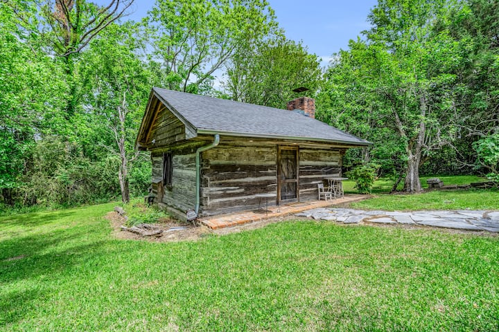 The Montgomery B&b - The Monty Cabin - Starkville, MS