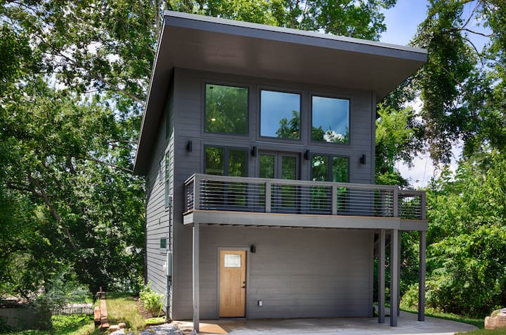 Treehouse On Park - Pulaski, TN