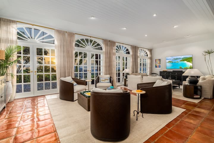 6br New Remodel W/restoration Hardware & Tennis - Charlotte Amalie