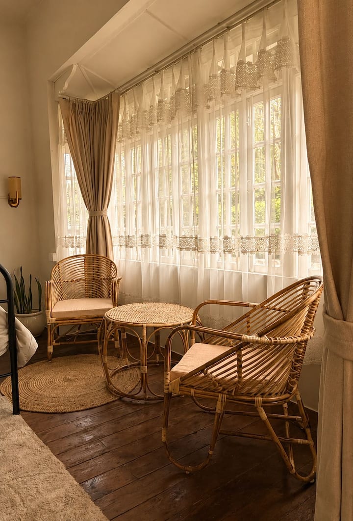Oakwood - Full Cottage | Split Bookings Available - 西隆