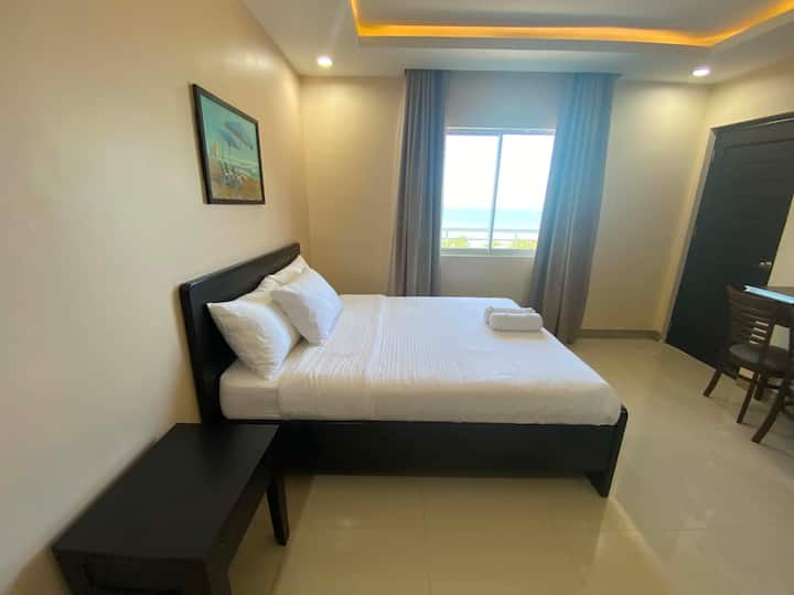 Stylish Deluxe Double Stay With Free Wifi - Liloan