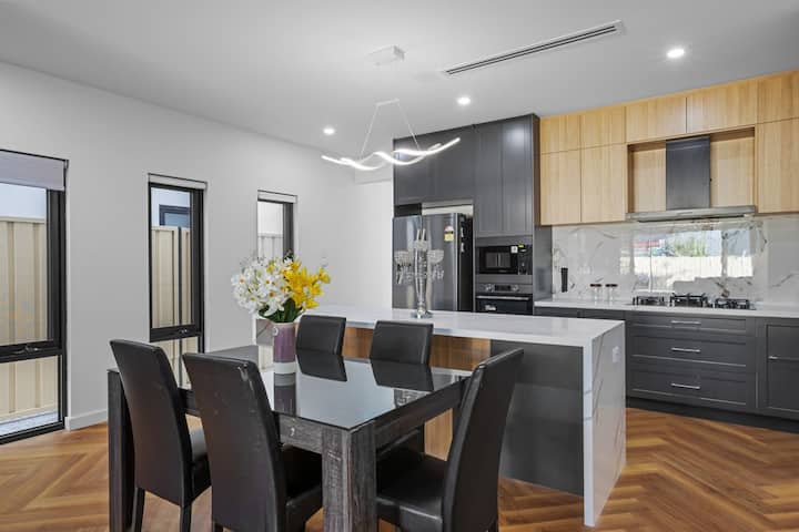 Spacious Family Retreat Near City - Glenelg