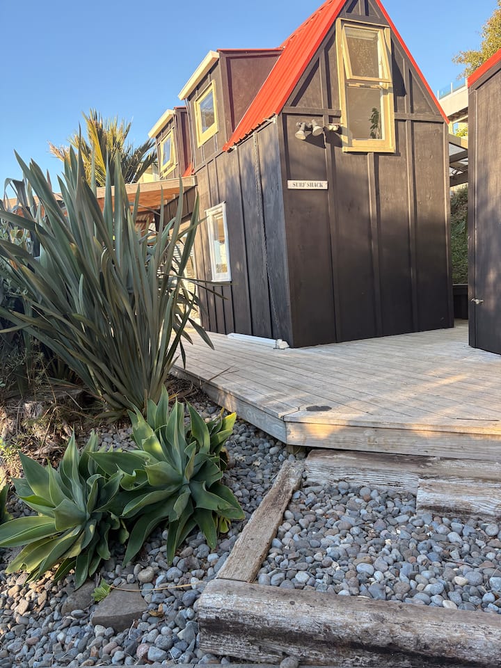 Surf Shack - Raglan