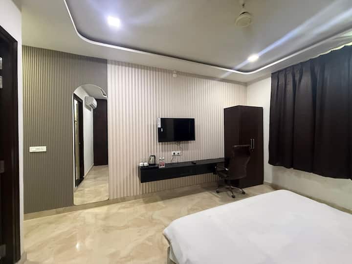 Suite Room 	Hotel Pratap Palace - Bharatpur