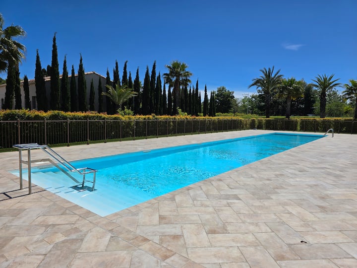 L'alcazar - T2 Avec Terrasse, Clim, Parking, Wifi - Île du Levant