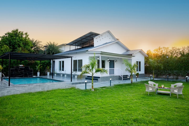 Luxe Haven Stay - Noida