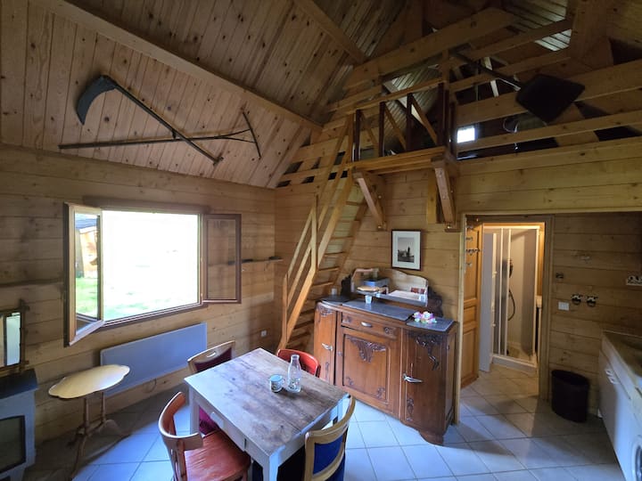 Chalet En Bord De Source A Quelques Kilometres De - Murol