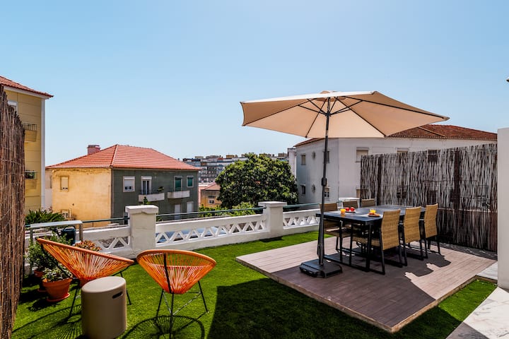 Apartamento Com Terraço No Coração De Cacilhas - Almada