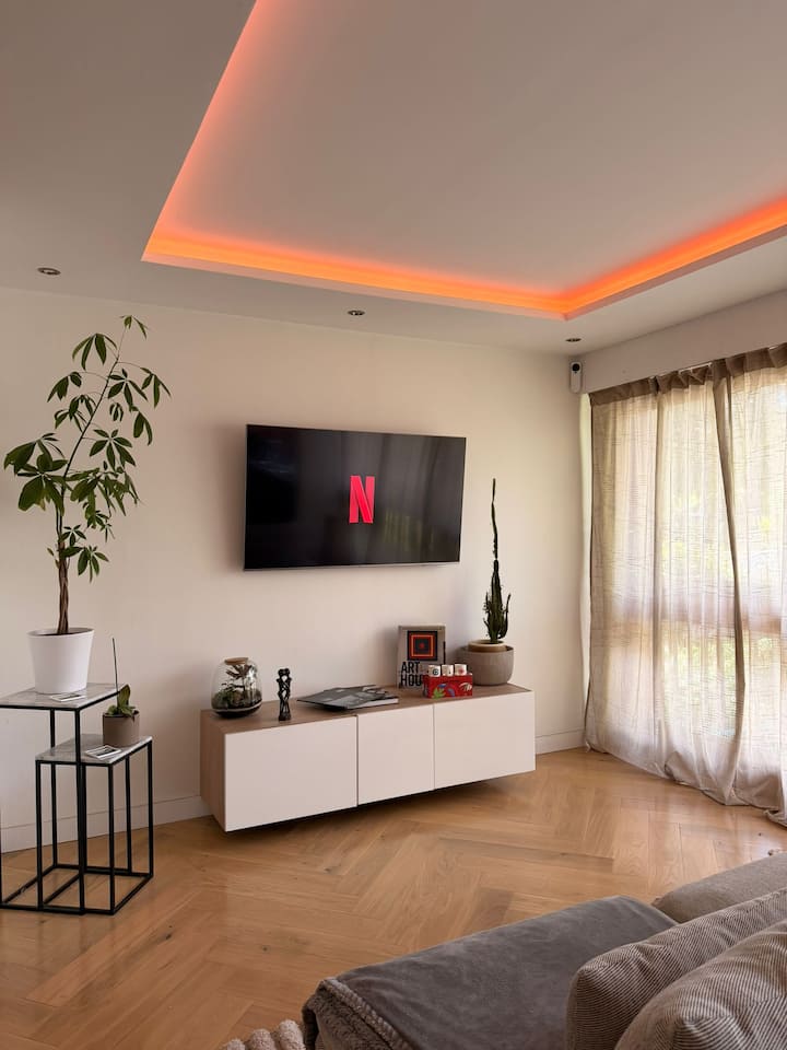 The Herringbone Lake Suite - Saint-Gratien