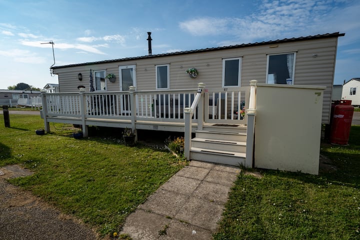 Grouse: Coastal Caravan Near Scratby Beach - Caister-on-Sea