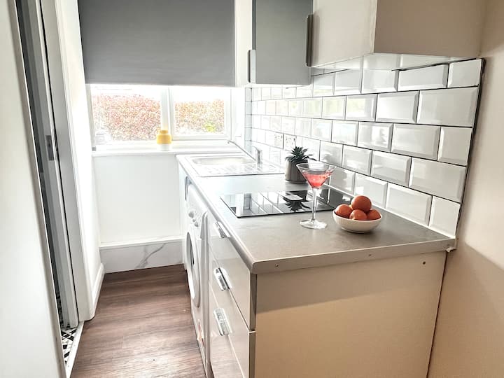 Cosy Studio In Quiet Location 1br Gatwick - Crawley