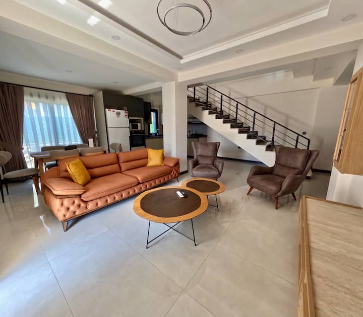 Fethiye'de2 Jakuzili,2 Havuzlu,saunalı Lüks Villa - Fethiye